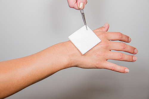 Sterile Non-Adherent Pads for gentle wound dressing and absorption ...